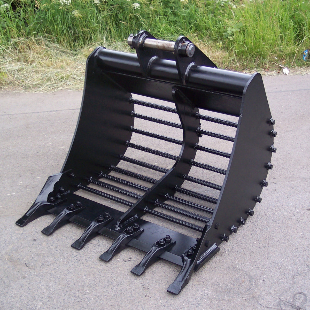 Riddle Buckets For Hire | BC Plant Hire & Transport – BC Plant ...